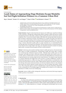 Leash status of approaching dogs mediates escape modality but not ...